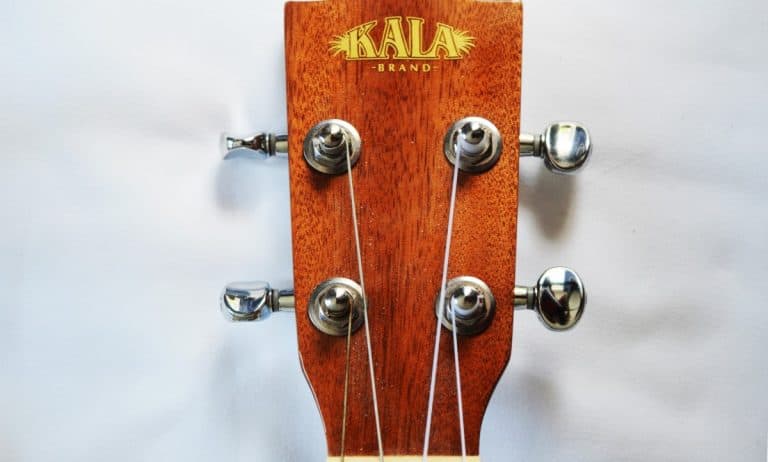 How to Restring and Tie Ukulele Strings + Which Knots to Use – Fret Expert